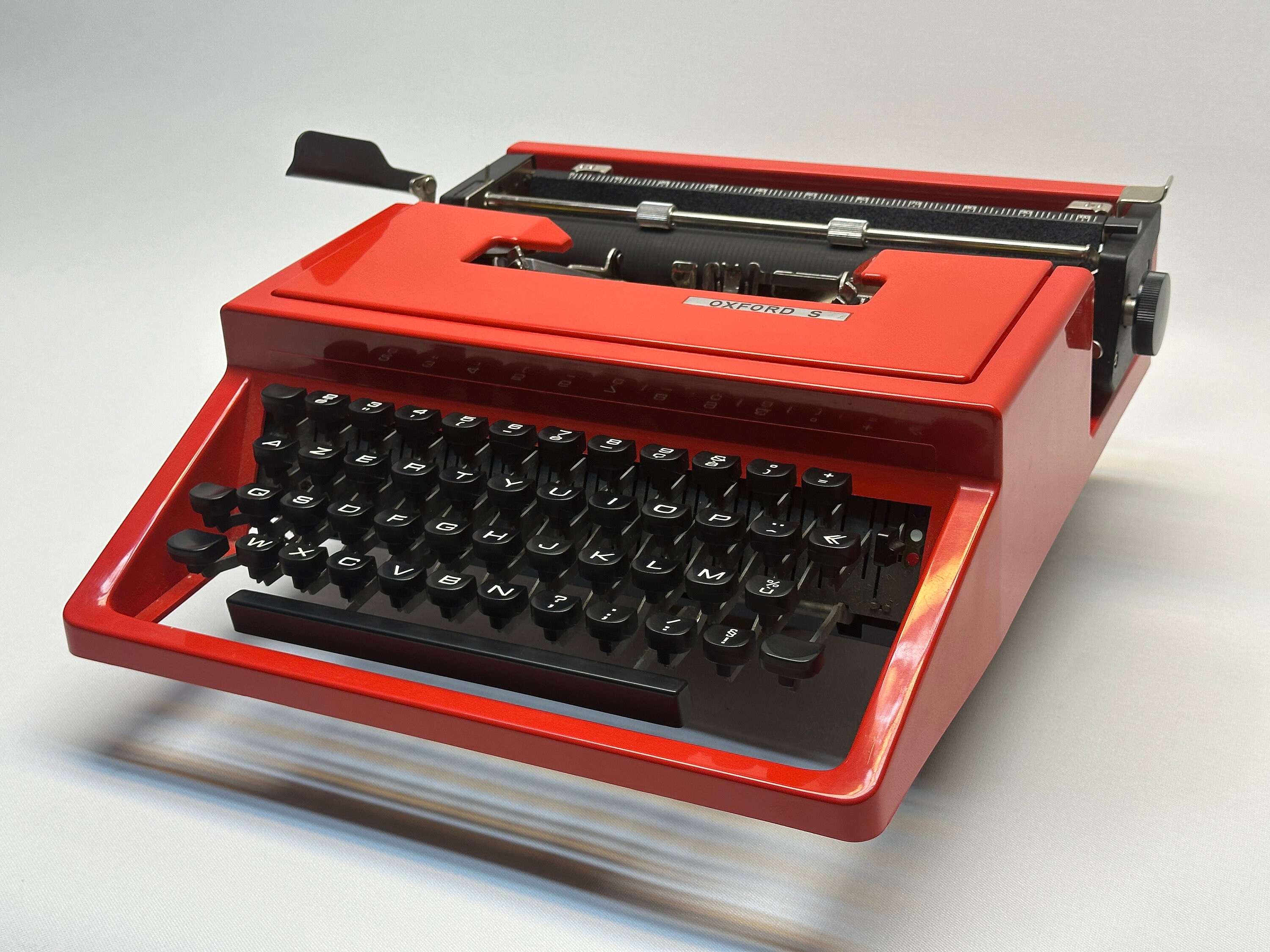 Oxford's Red Typewriter - 1960 Model - the Ultimate Gift for Writers ...
