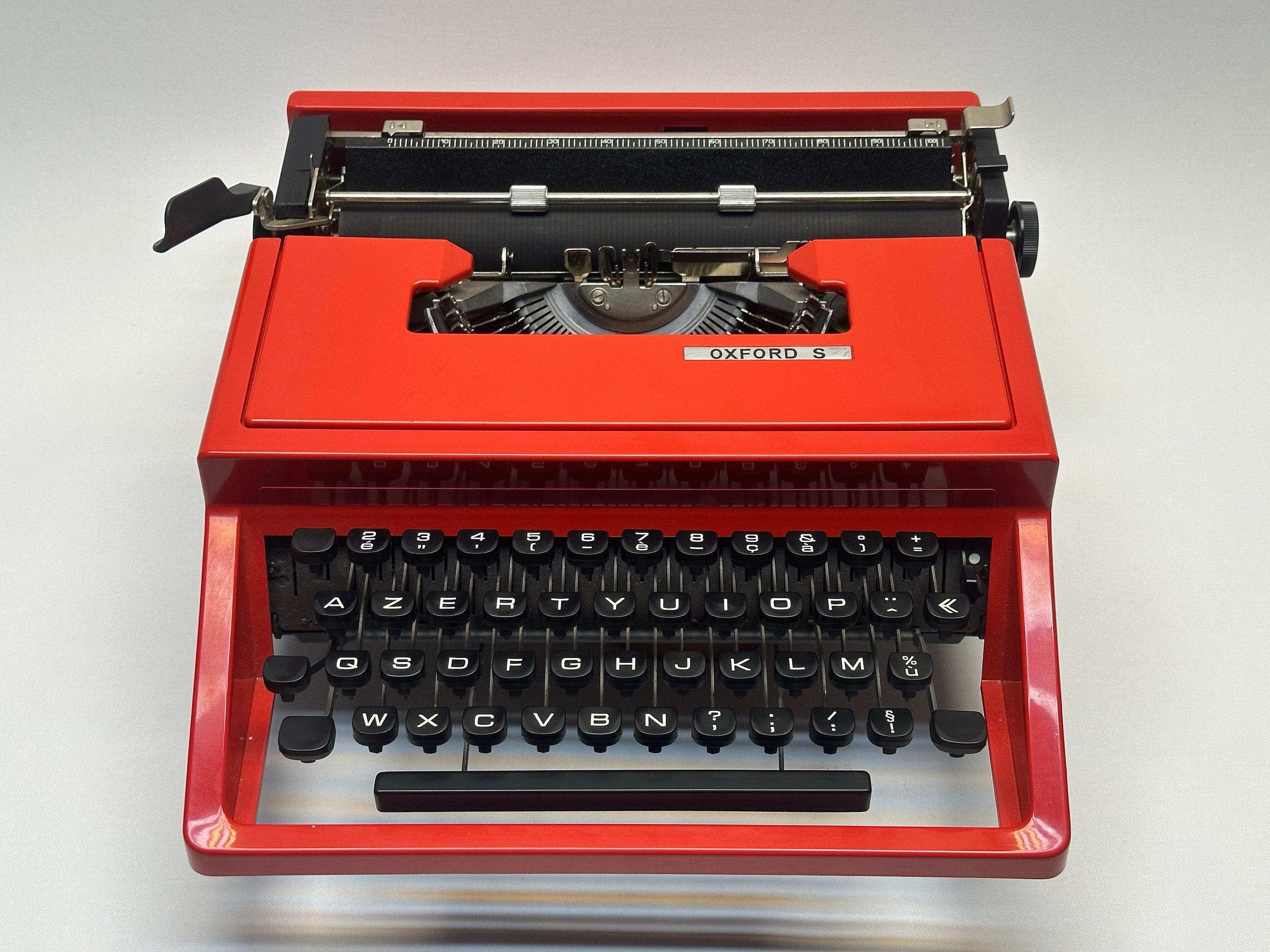 Oxford's Red Typewriter - 1960 Model - the Ultimate Gift for Writers ...