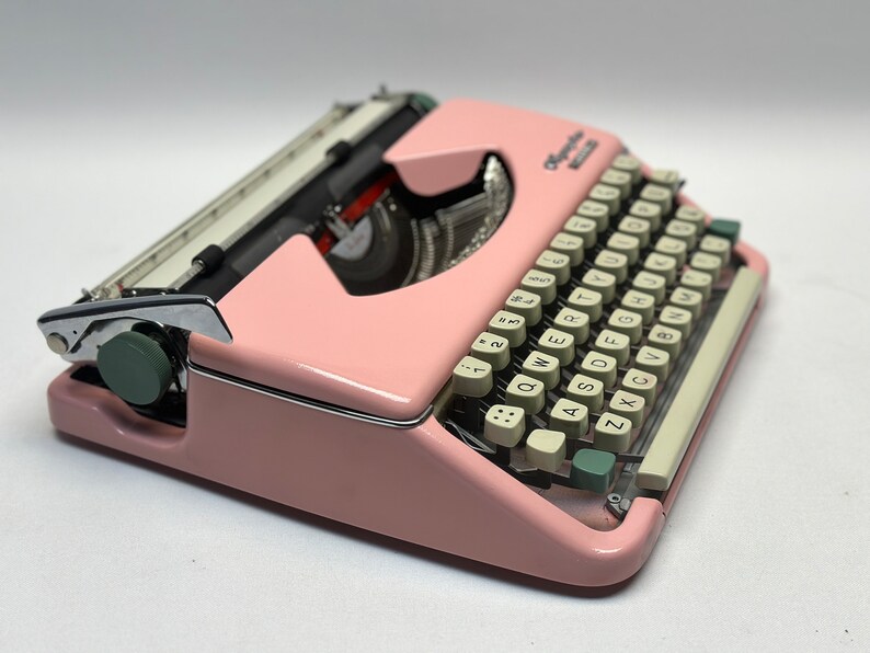 Elevate Your Writing Experience With the Olympia Splendid 33/66 ...