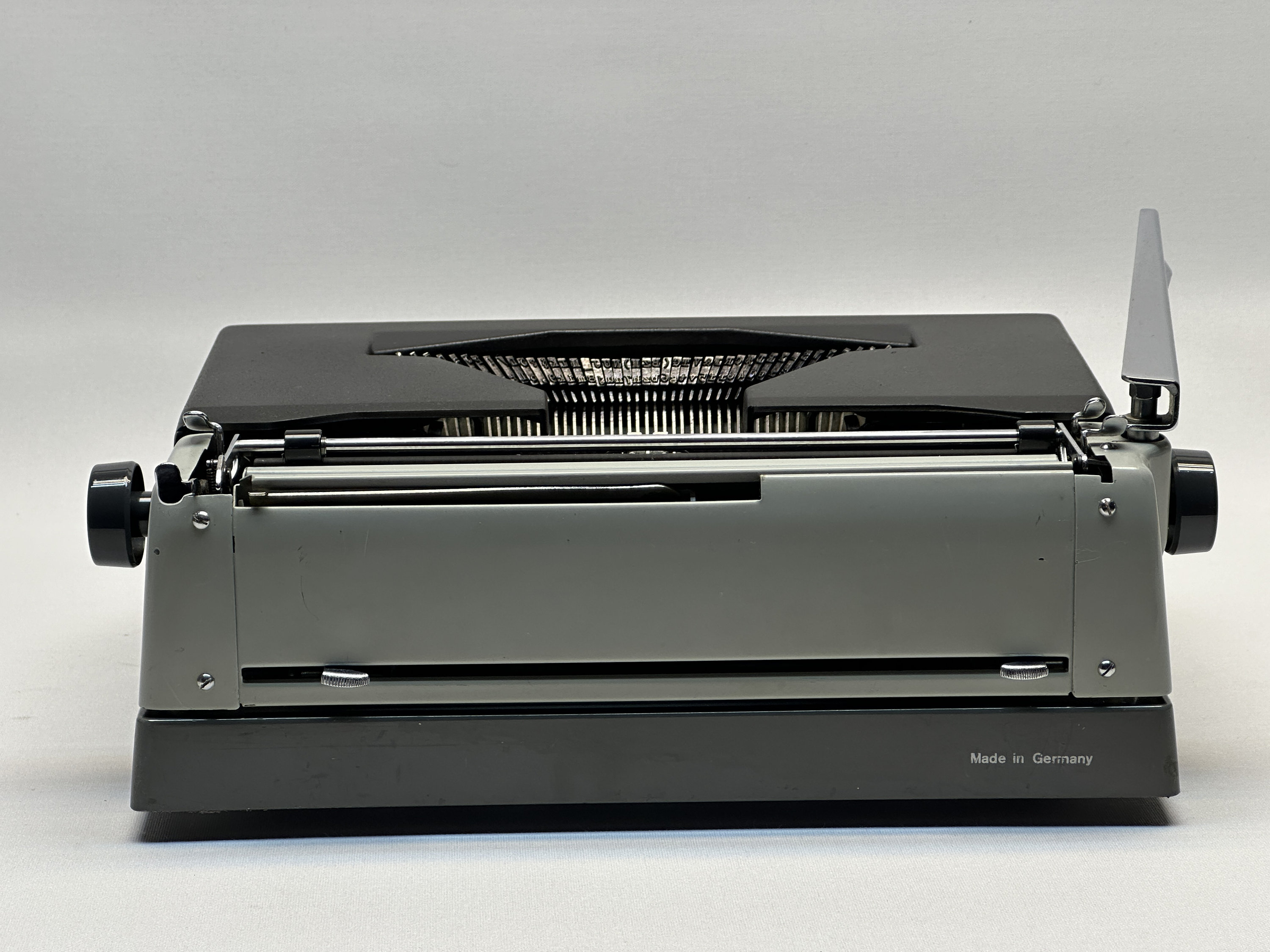 Black Adler Typewriter QWERTZ Keyboard, Black Keyboard, Gray Leather ...