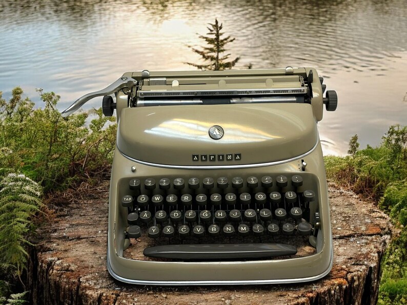Alpina Typewriter - Vintage Manual Typewriter | Classic Retro Decor ...