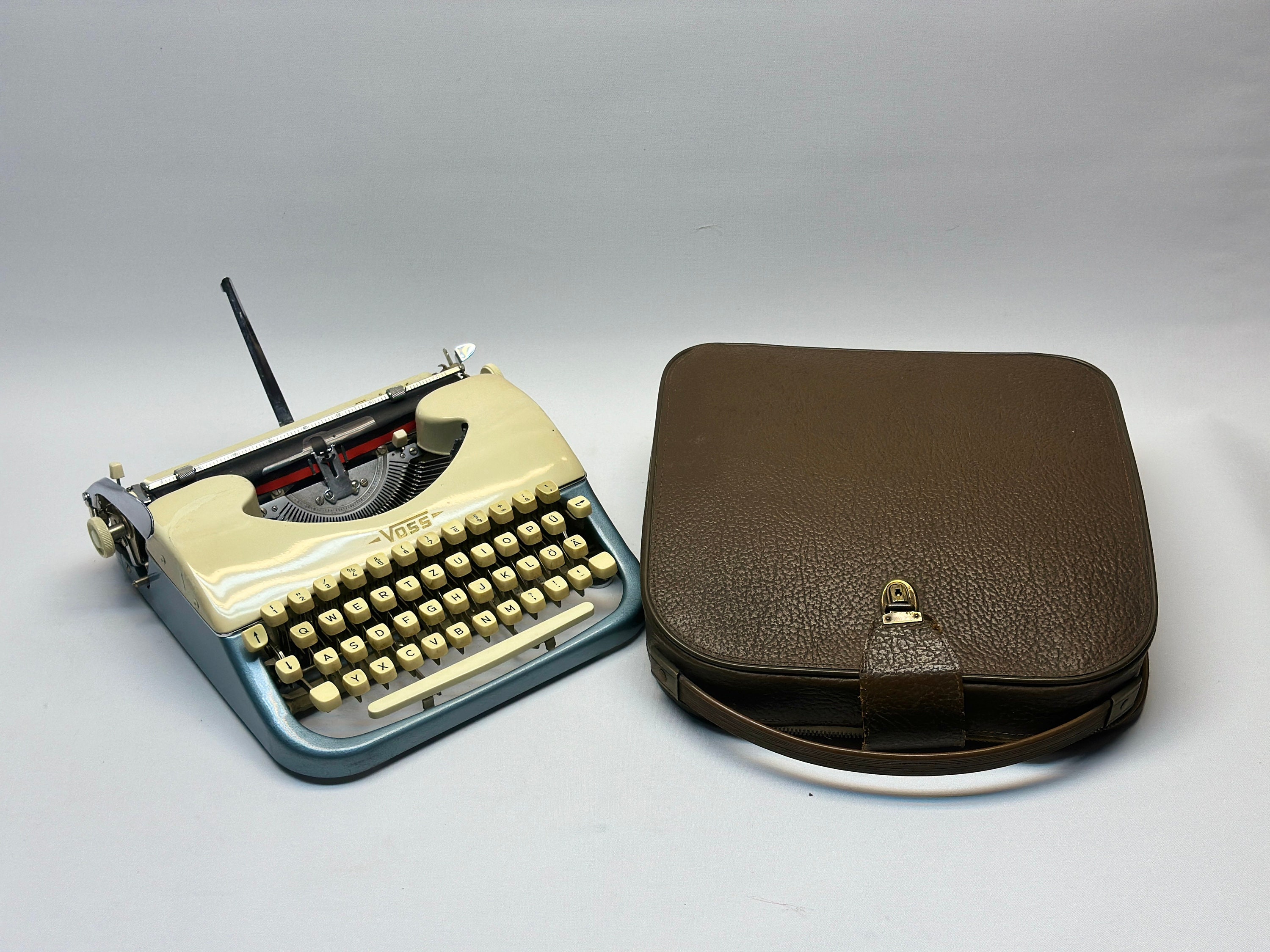 Timeless Beauty Blue Voss Typewriter Cream Keyboard, Leather Bag ...