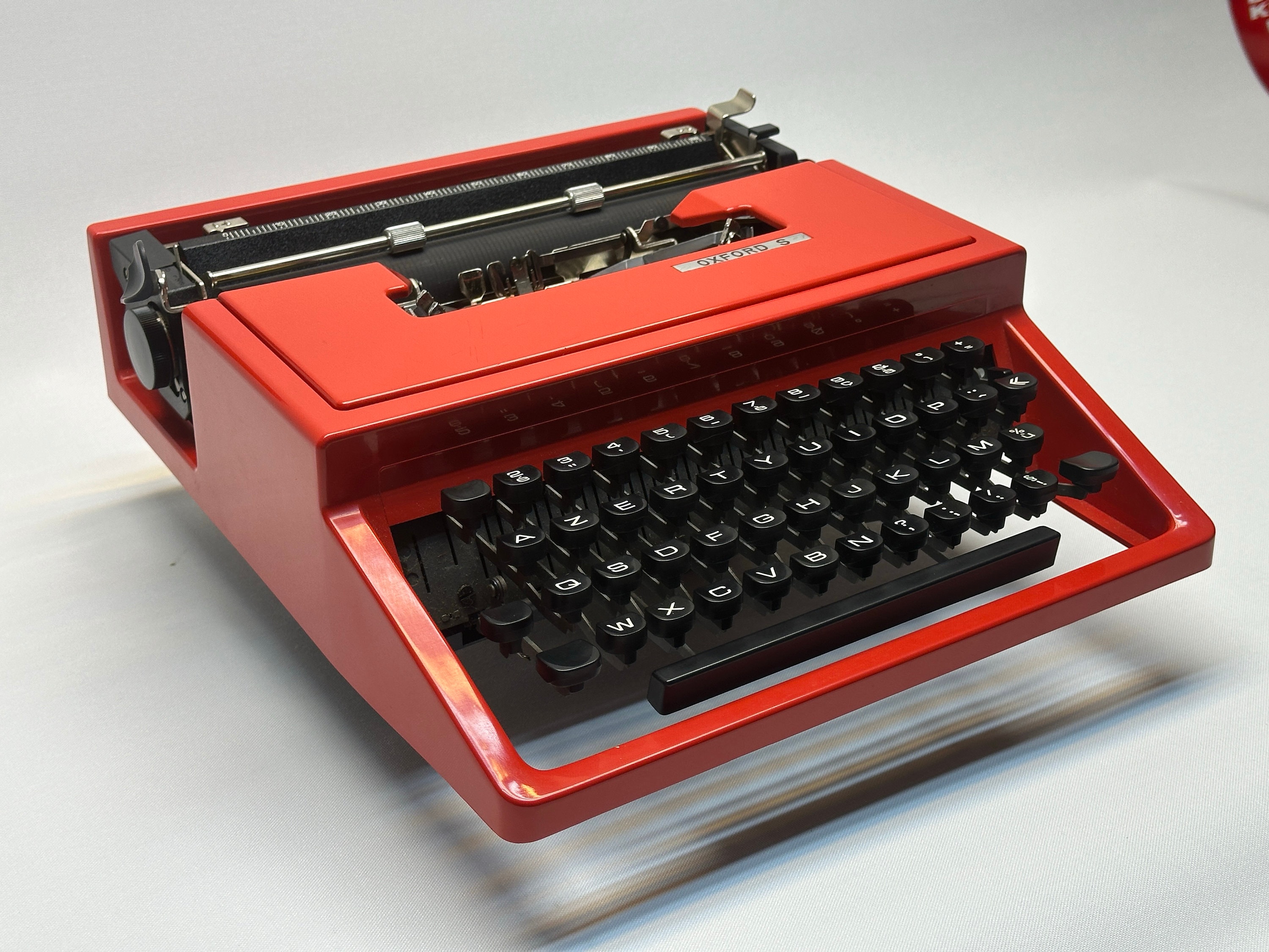 Oxford's Red Typewriter - 1960 Model - the Ultimate Gift for Writers ...