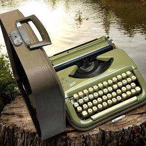 Original Green Princess Typewriter - Vintage Manual Typewriter - Retro ...