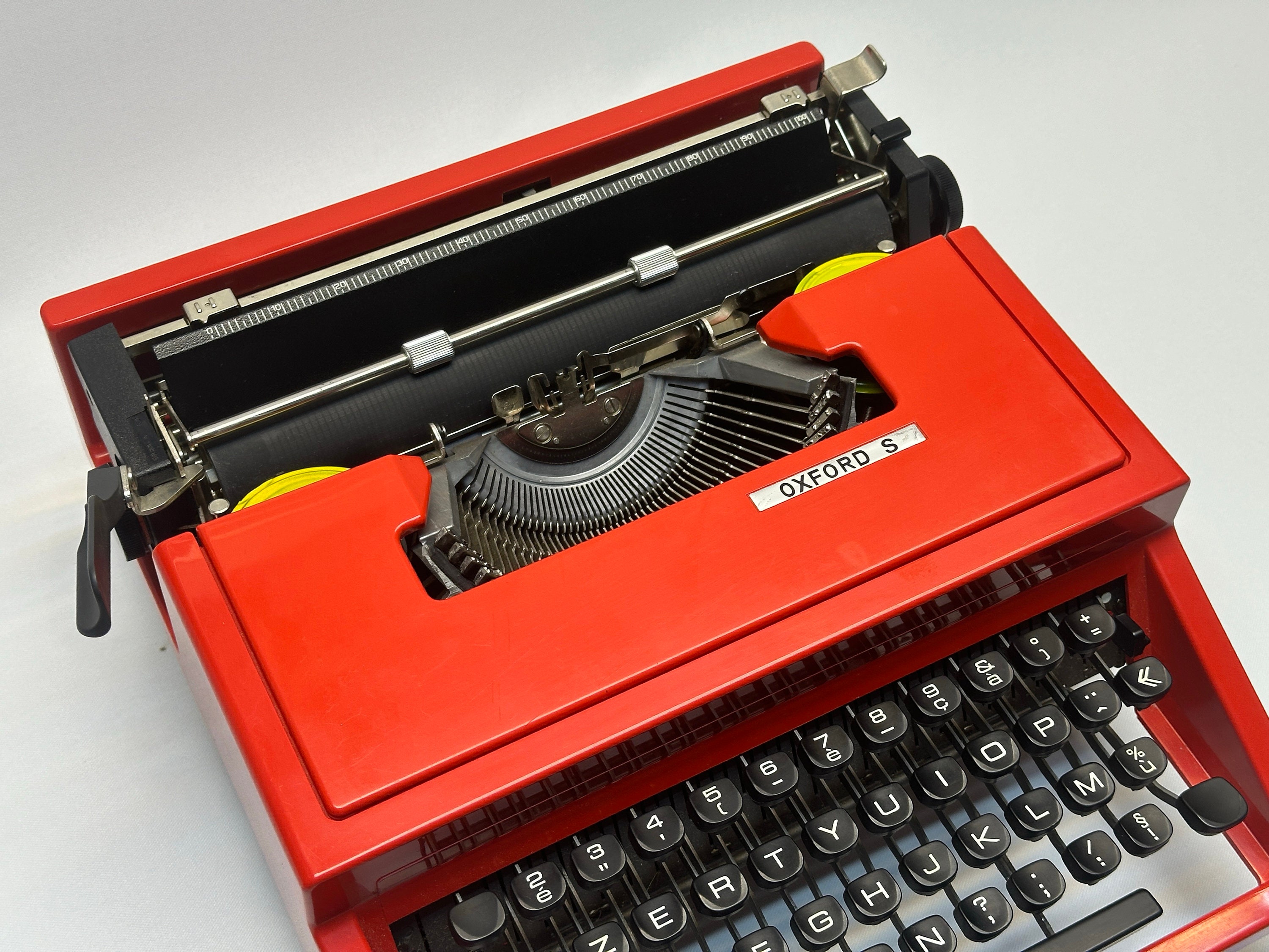 Oxford's Red Typewriter 1960 Model the Ultimate Gift for Writers ...