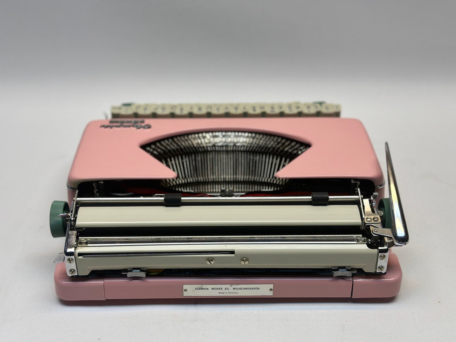 Elevate Your Writing Experience With the Olympia Splendid 33/66 ...
