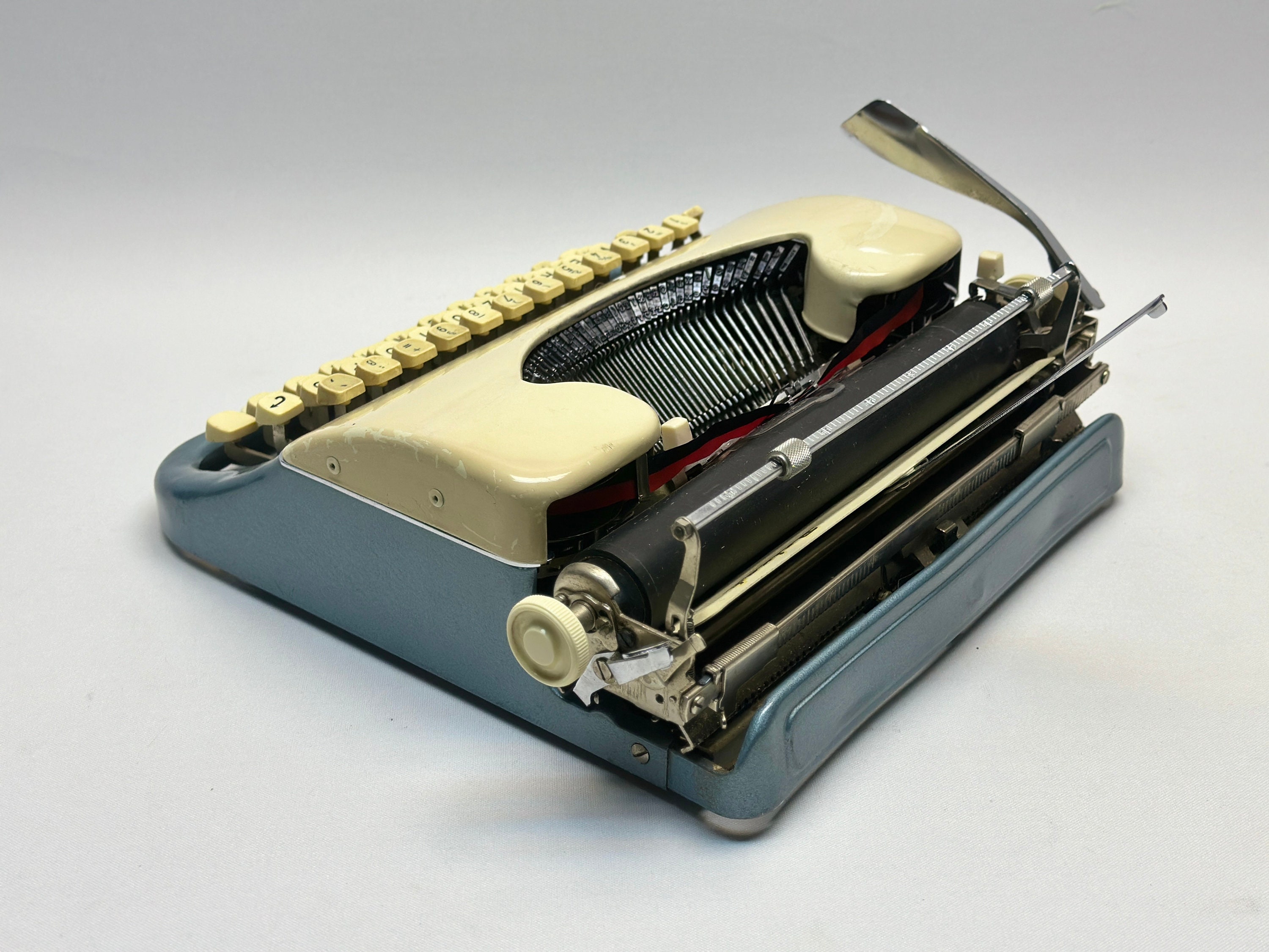 Timeless Beauty! Blue Voss Typewriter - Cream Keyboard, Leather Bag ...