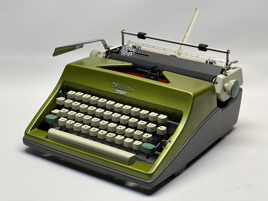 Bright Green Olympia Monica Typewriter QWERTZ Keyboard, White Keyboard ...