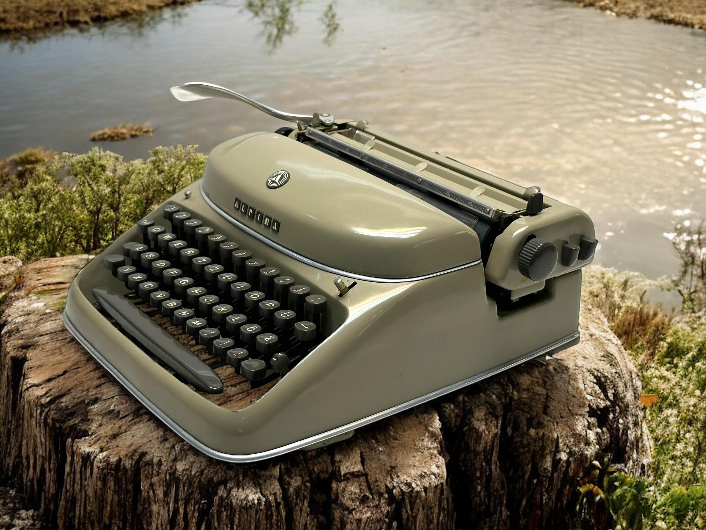 Alpina Typewriter - Vintage Manual Typewriter | Classic Retro Decor ...