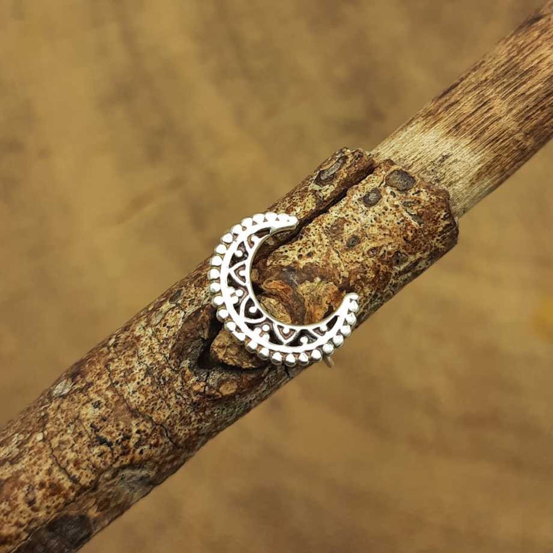 Sterling Silver Crescent Moon Ring: Dainty Jali Design - Etsy