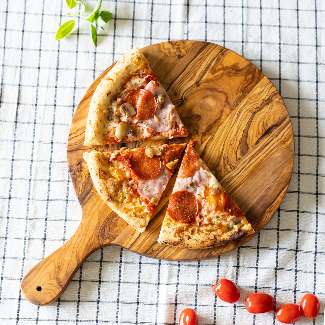 Olive Wood Pizza Board / Wood Pizza Peel / Personalized Pizza Cutting ...