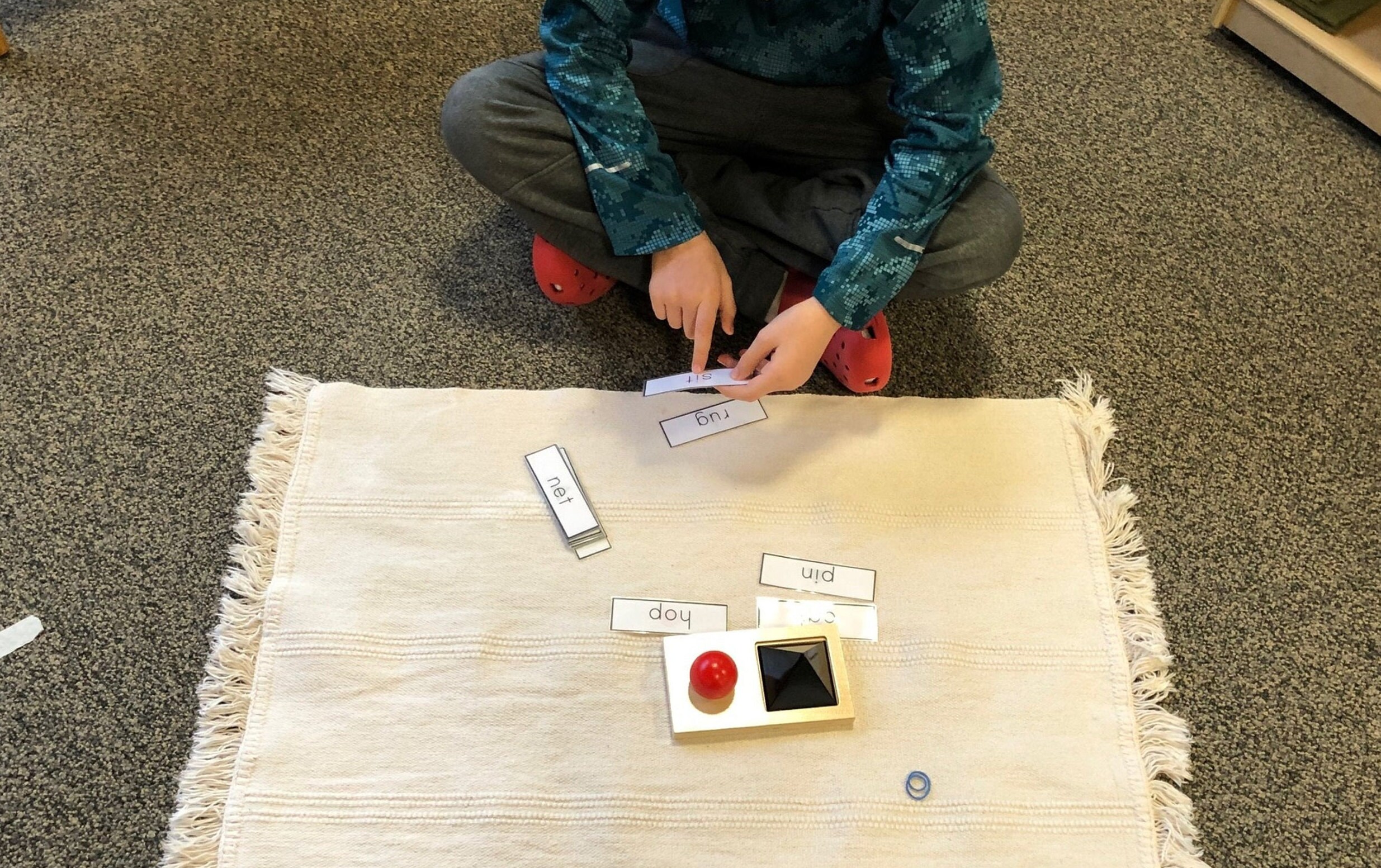 Noun and Verb Sorting, Beginning Grammar, CVC Reading, Montessori ...