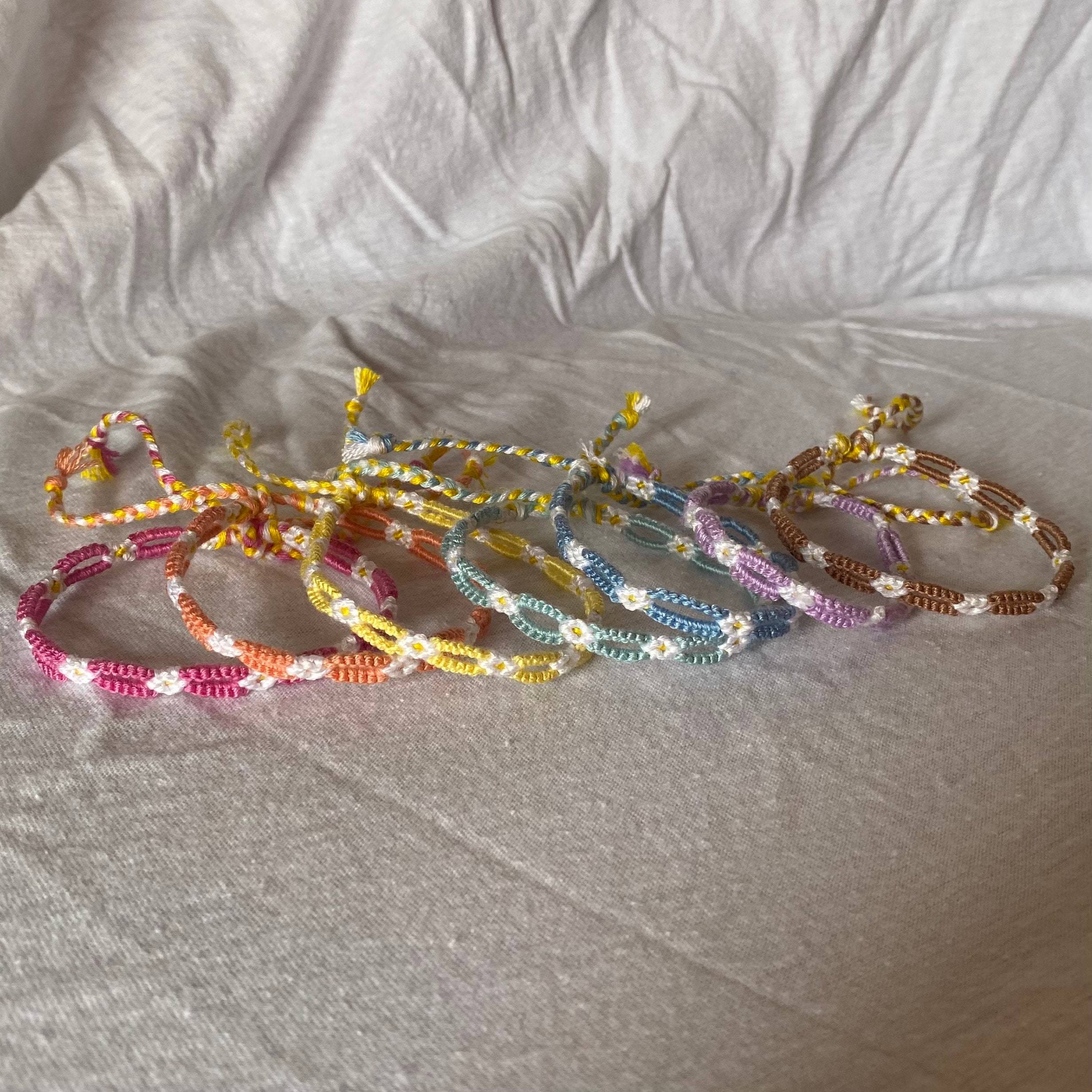 Daisy Chain Friendship Bracelet - Etsy