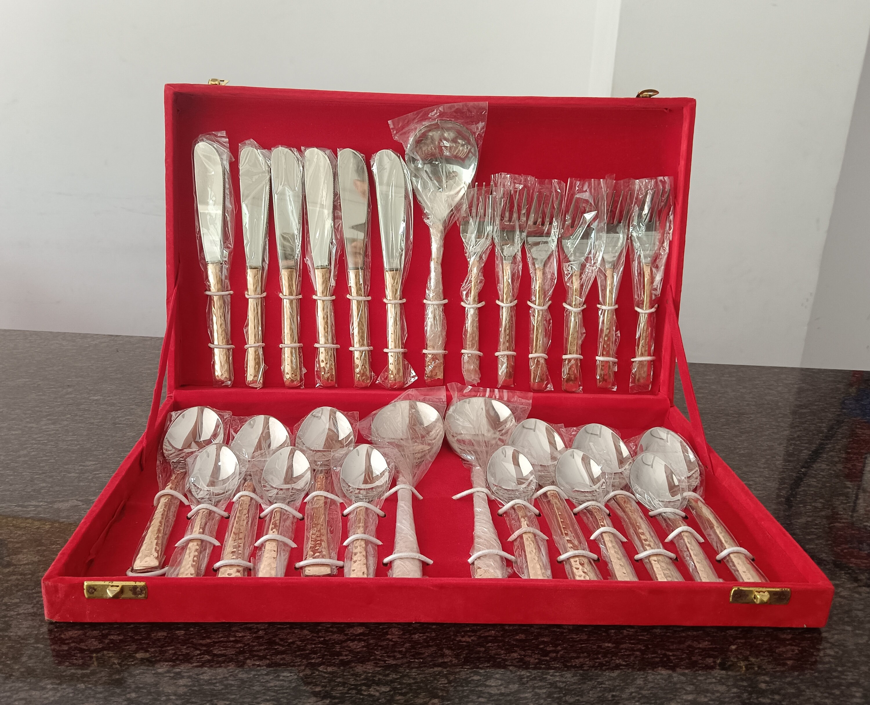 Copper Cutlery Set With Gifting Box 27 Pcs Set, for Restaurant Serving ...