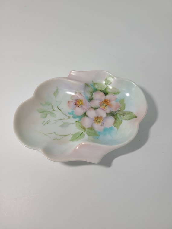 Vintage Porcelain Trinket Dish Shell Shaped Blue Flow… - Gem