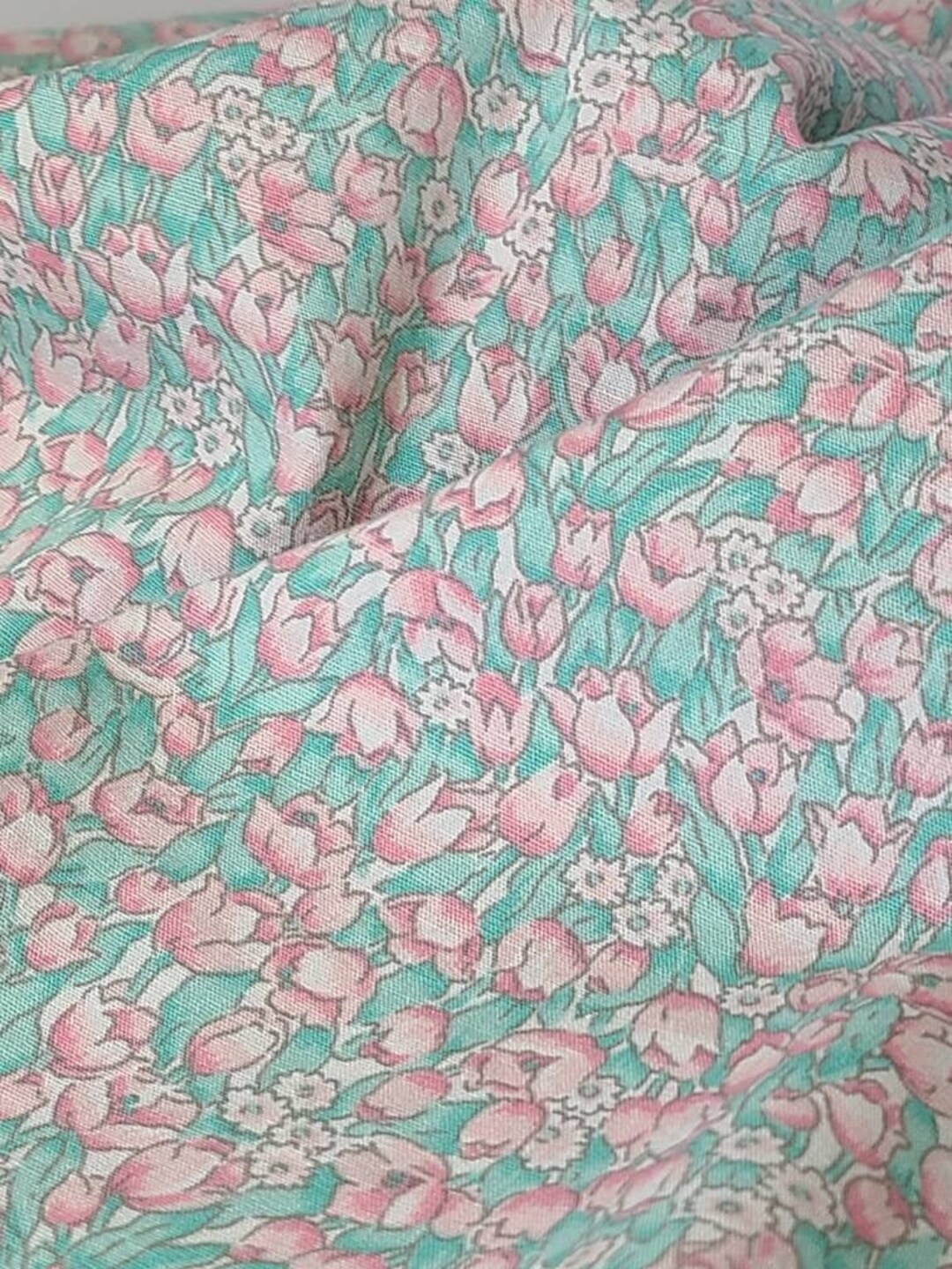 2 pieces Vintage Tulip Print Fabric. 100% Cotton Hoffman Fabric, Lot of ...