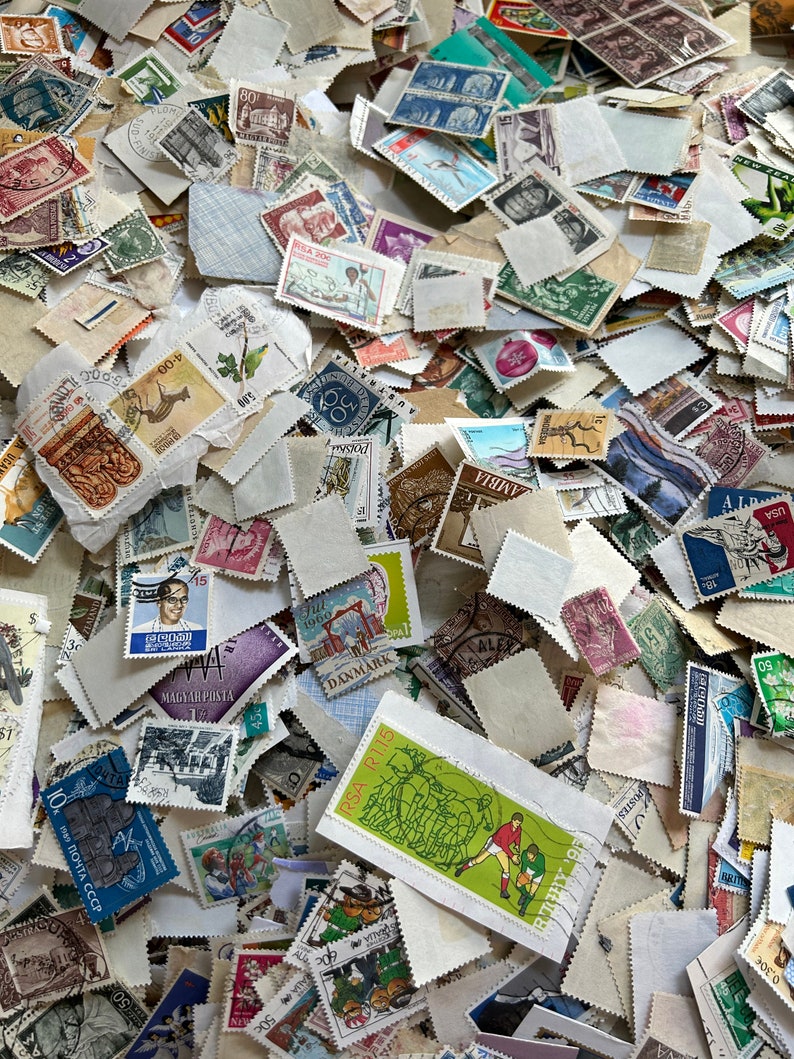 World Stamps on & off Paper, Vintage to Modern, 200g Taken at Random ...