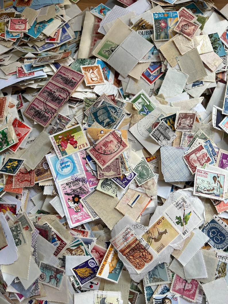 World Stamps on & off Paper, Vintage to Modern, 200g Taken at Random ...