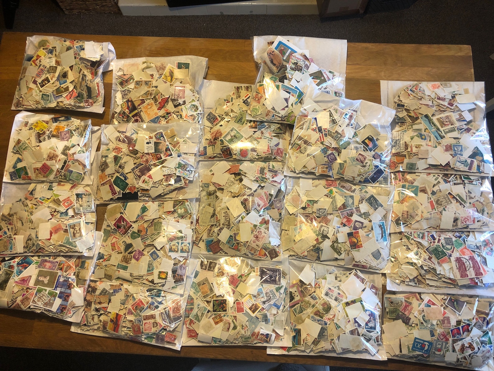 World Stamps Pack of 2000, off Paper Mixed Selection Vintage to Modern ...