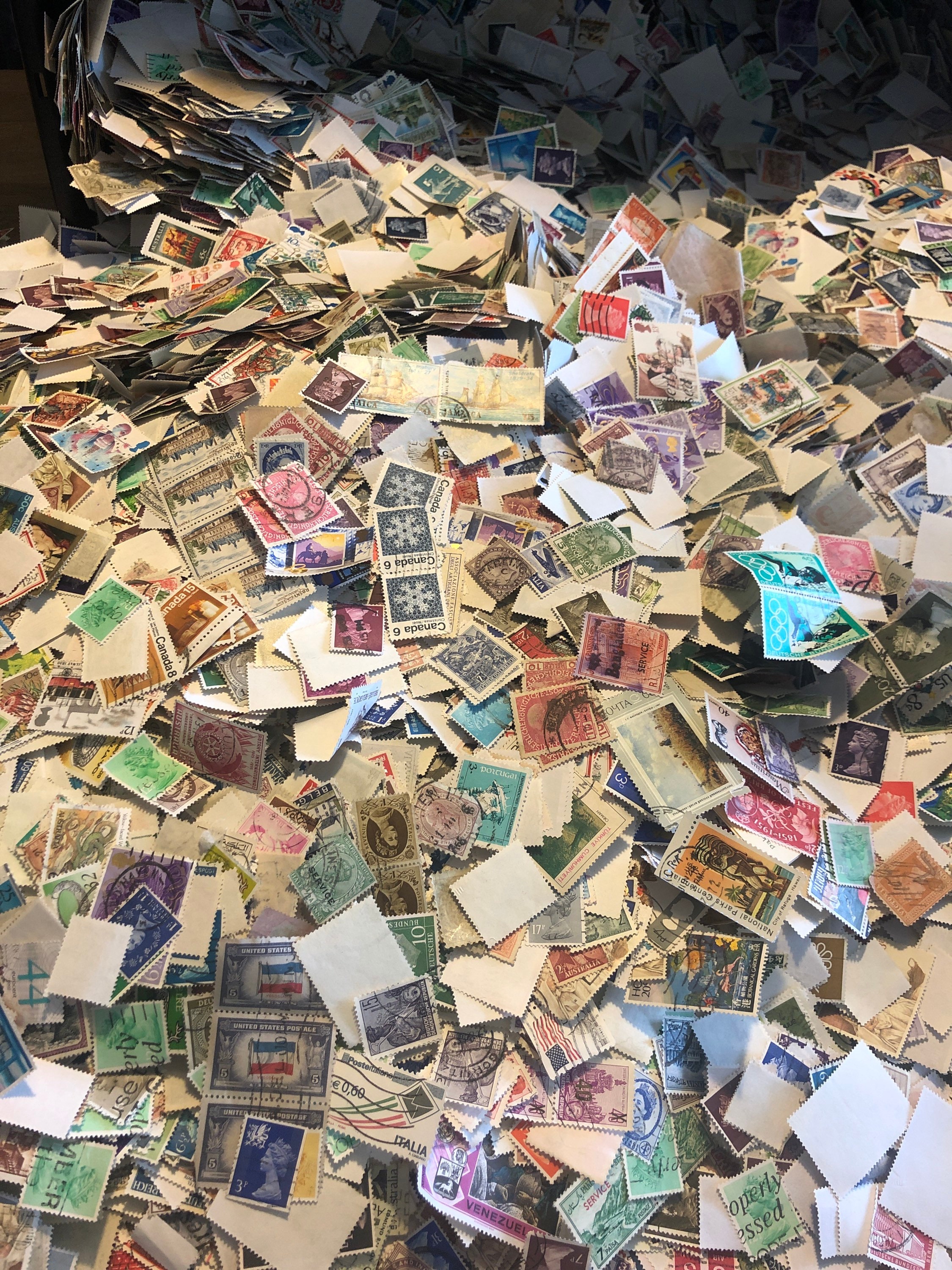 World & GB Stamp Mix 2000 Stamps, off Paper, Vintage to Modern. - Etsy