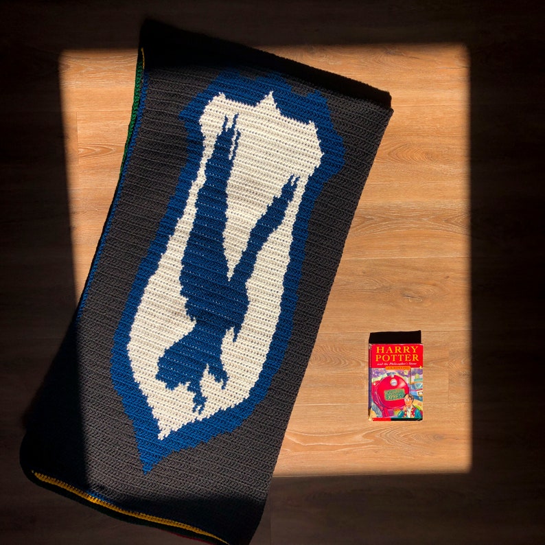 Grid Pattern | Ravenclaw House Crest Crochet Pattern - Etsy