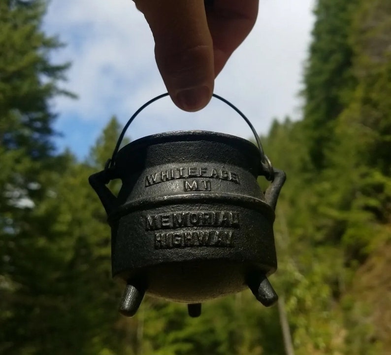 Old Miniature Cast Iron Cauldron neat Vintage Cast Iron Toy, Souvenir ...