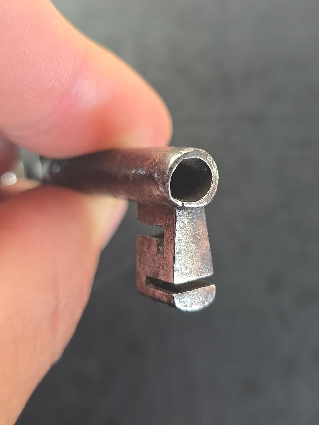 1 Stout Old English Chest Key! 1800s Furniture Lock Key! - Etsy