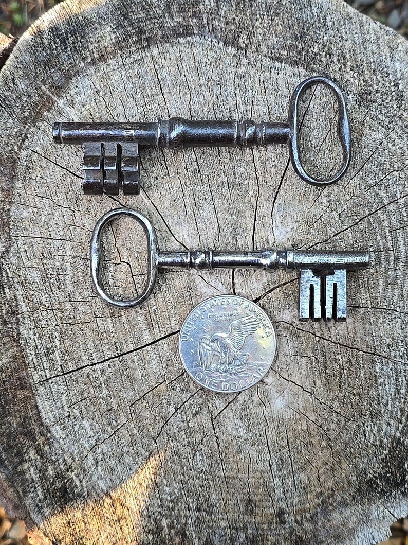 Big 1700s French Iron Gate Key! 1 Large Burgundy France Castle Key! - Etsy