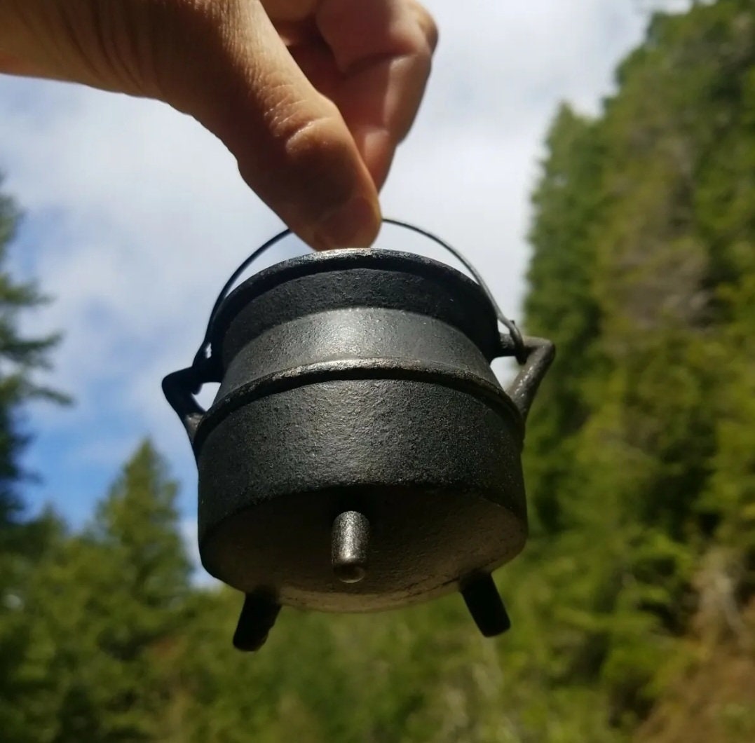 Old Miniature Cast Iron Cauldron neat Vintage Cast Iron Toy, Souvenir ...