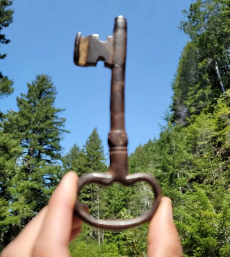 C. 1750 Giant Ancient French Iron Skeleton Key! Huge Old Metal CASTLE ...