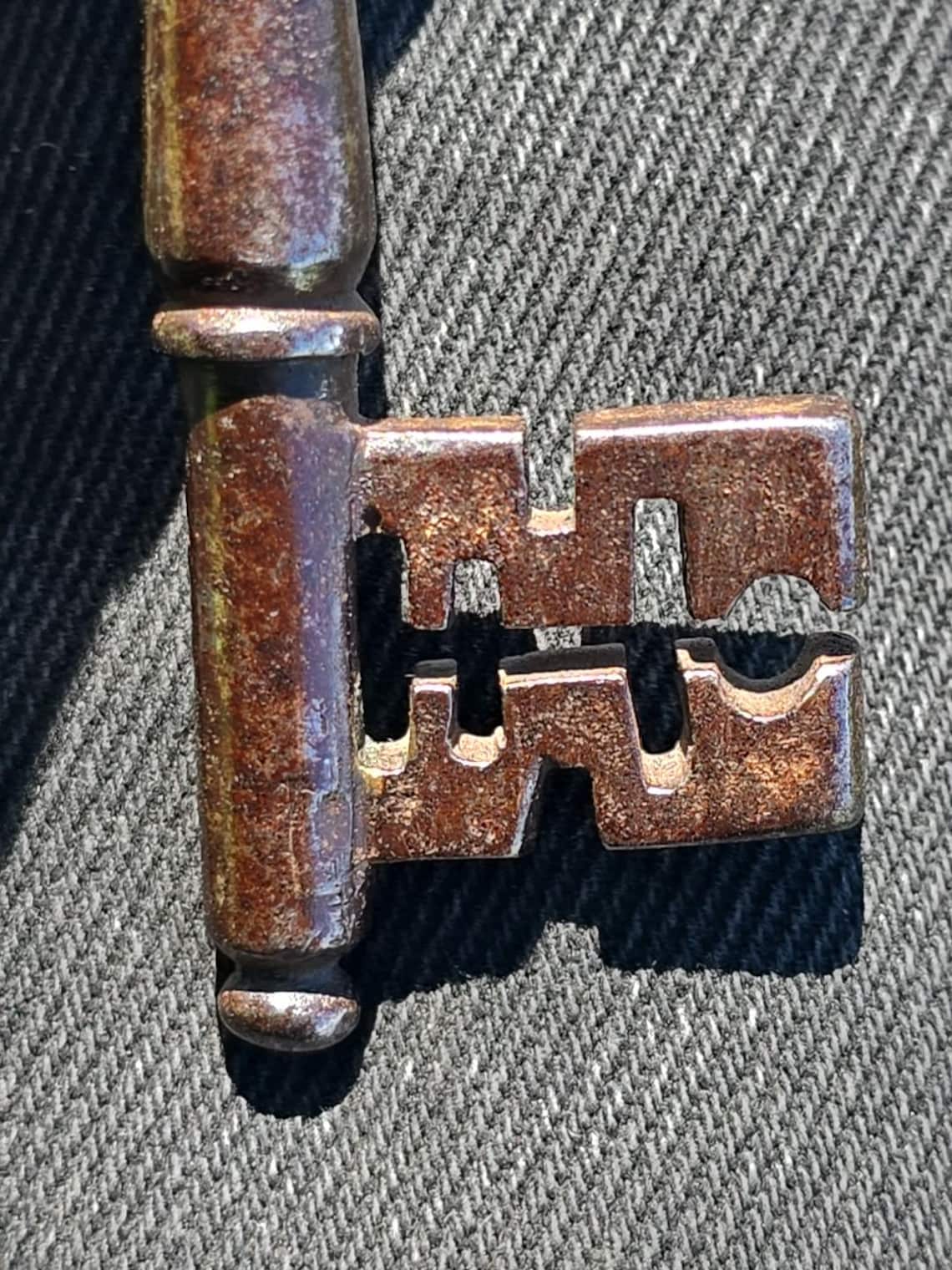 1 Beautiful Old English Iron Gate Key! Intriguing Antique UK Chest ...