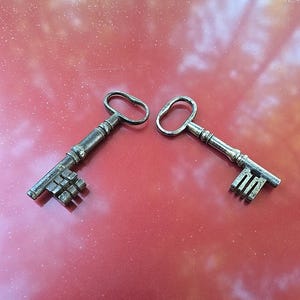 Big 1700s French Iron Gate Key! 1 Large Burgundy France Castle Key! - Etsy