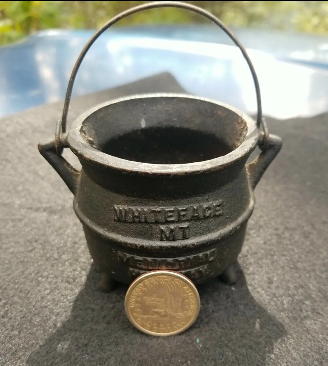 Old Miniature Cast Iron Cauldron neat Vintage Cast Iron Toy, Souvenir ...