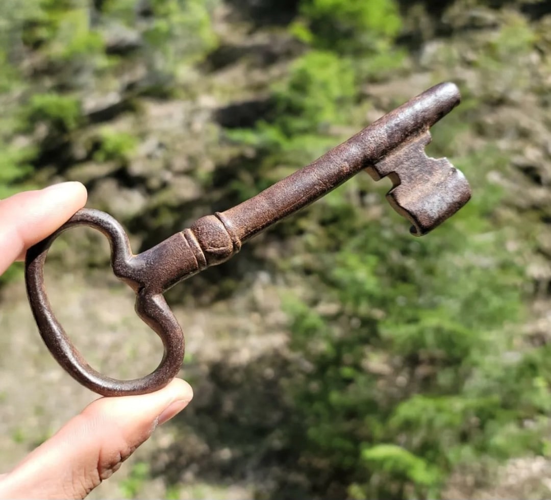 C. 1750 Giant Ancient French Iron Skeleton Key! Huge Old Metal CASTLE ...