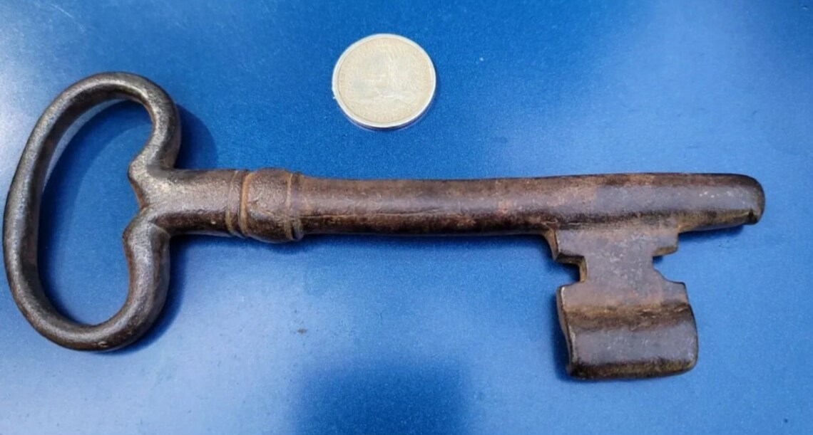 C. 1750 Giant Ancient French Iron Skeleton Key! Huge Old Metal CASTLE ...