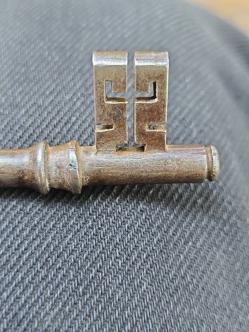 1830s Old English Skeleton Key! Beautiful Antique Intricate Metal Key ...