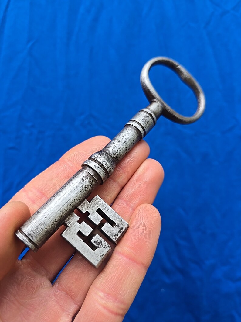 Giant Majestic Large Castle Key!antique Thick Iron Gate Key. Almost 6 ...
