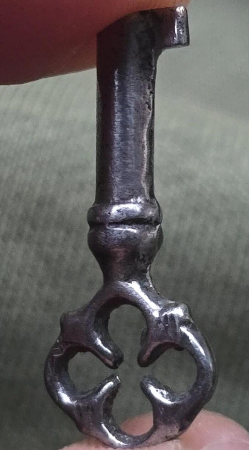 Remarkable Tiny Antique English Metal Skeleton Key! 1 Miniature Old Box ...