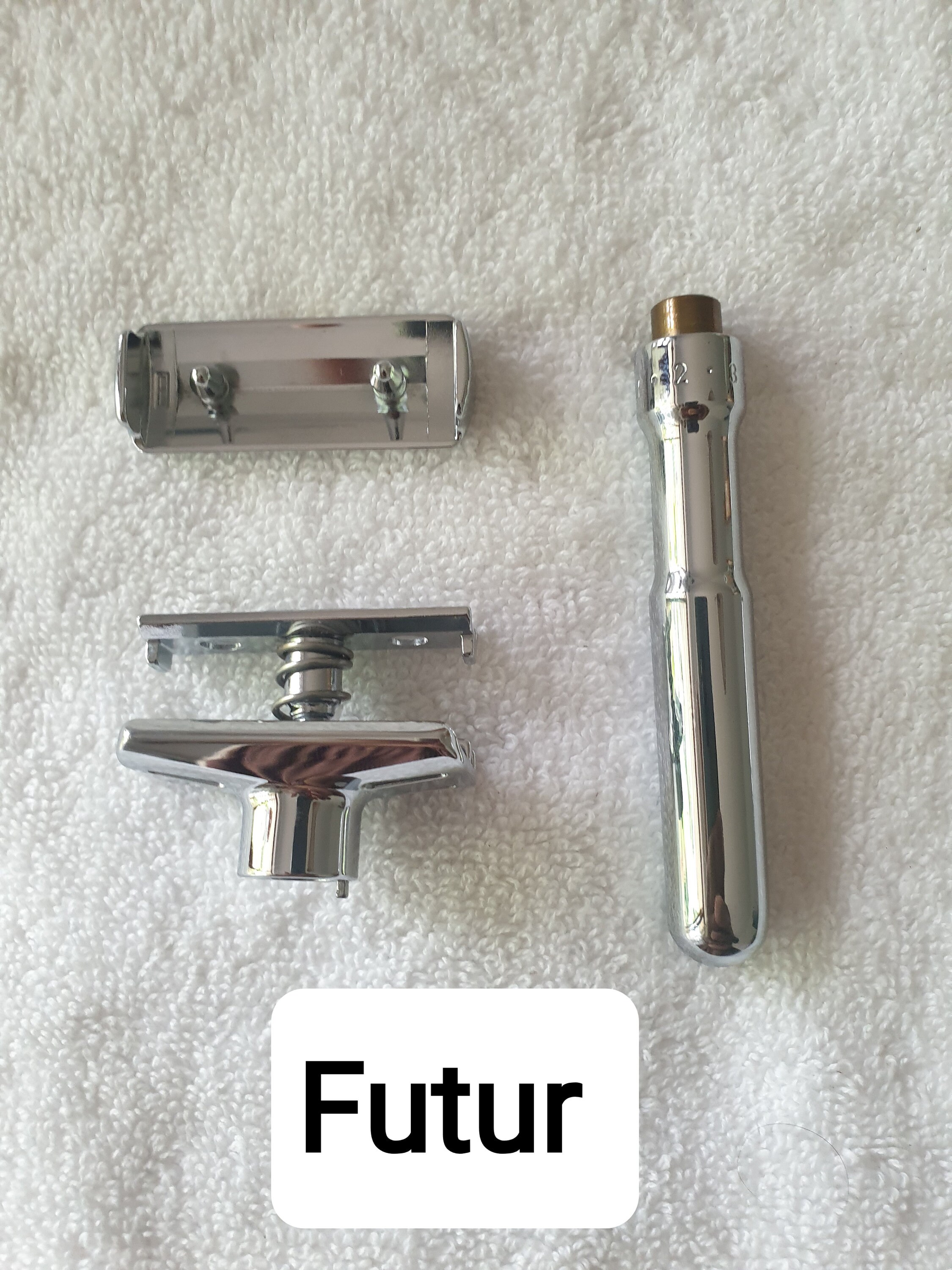 Aggressive Safety Razors Ikon Shavecraft 104, Muhle R41three Pieces and ...