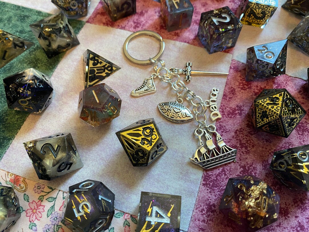 The Captain - A Handmade D20 Keychain - Etsy