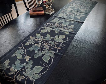 Snake in the Grass Table Runner - Etsy