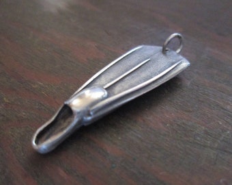 Dive Fin Necklace Snorkeling Swimming Flipper Scuba Diving Fin Charm ...