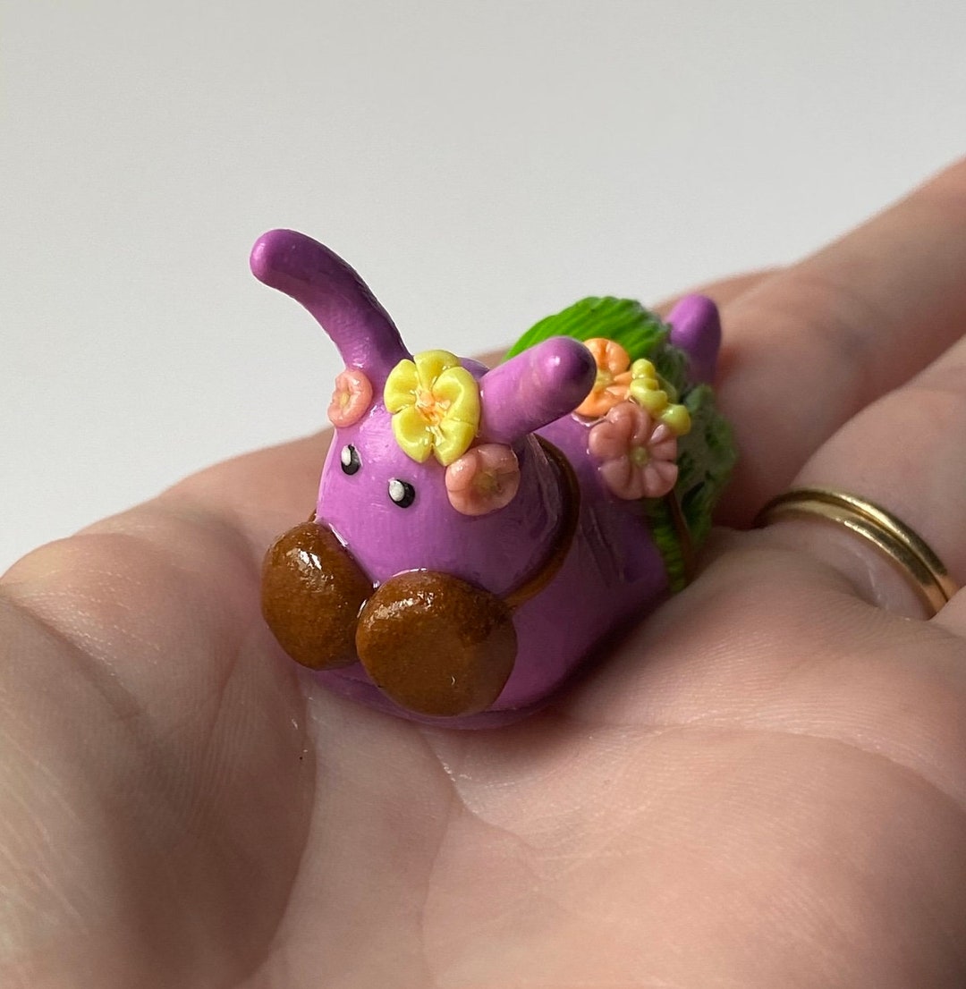 Hula Hawaii Desk Buddy Slug Sculpture Clay Figurine Desk Buddy Desktop ...