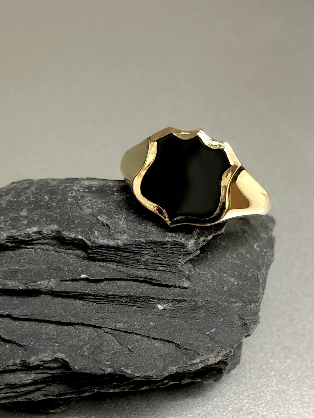 1960s Onyx Shield Signet Vintage 9ct Gold Ring - Etsy UK
