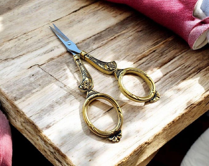 Retro Style Gradient Sewing Scissors - Travel Sewing Scissors - Rustic ...