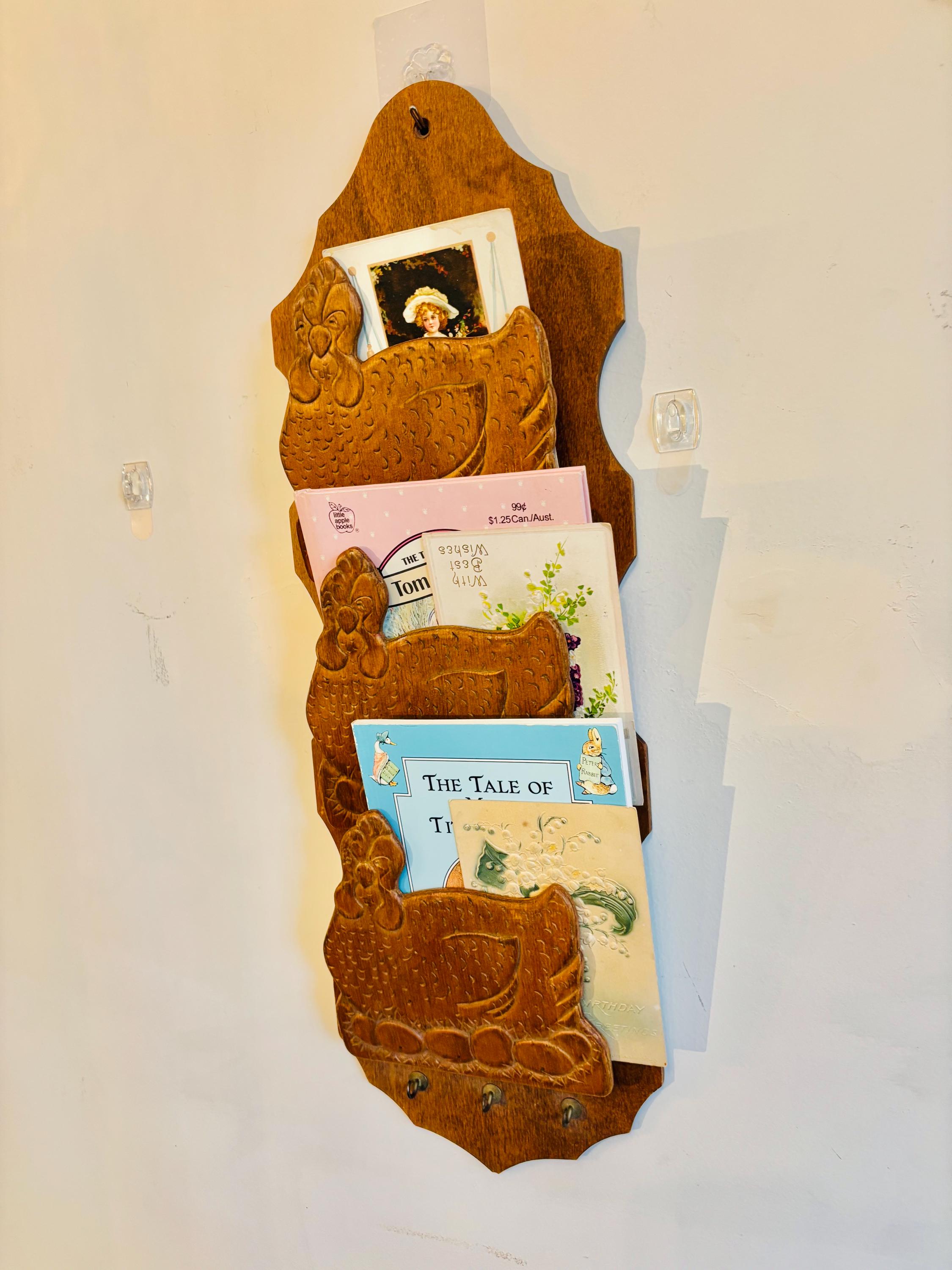 Vintage Wooden Chicken Letter Holder With Key Hooks Bill Organizer Wall ...