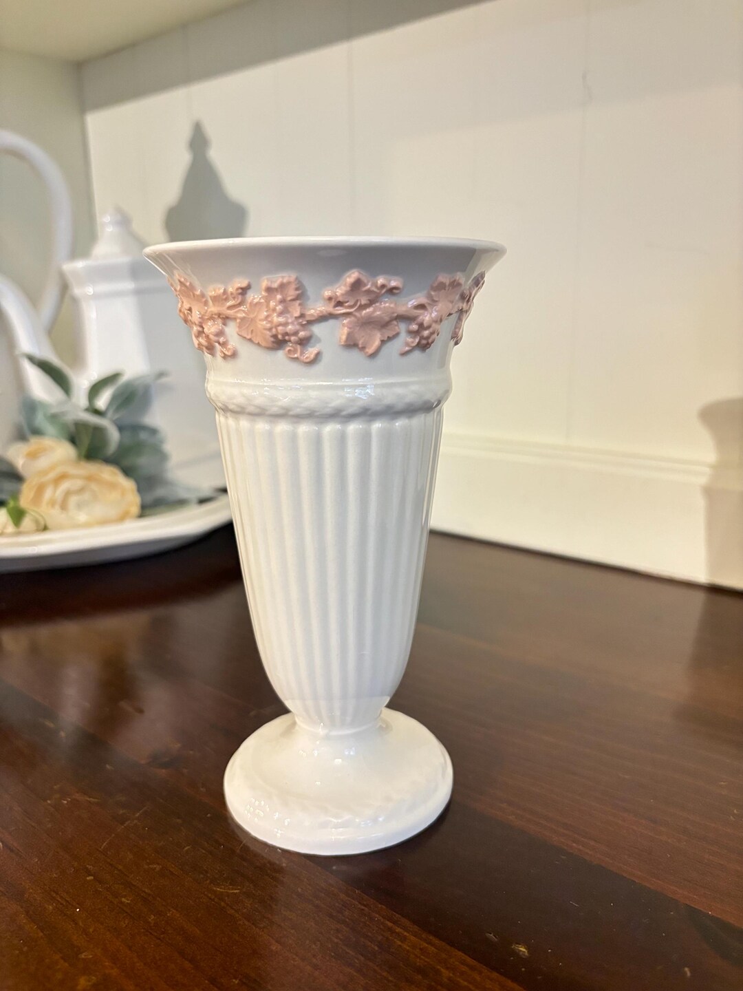 Vintage Queensware Queen's Ware Vase Pink on Cream Ceramic 6.5 ...