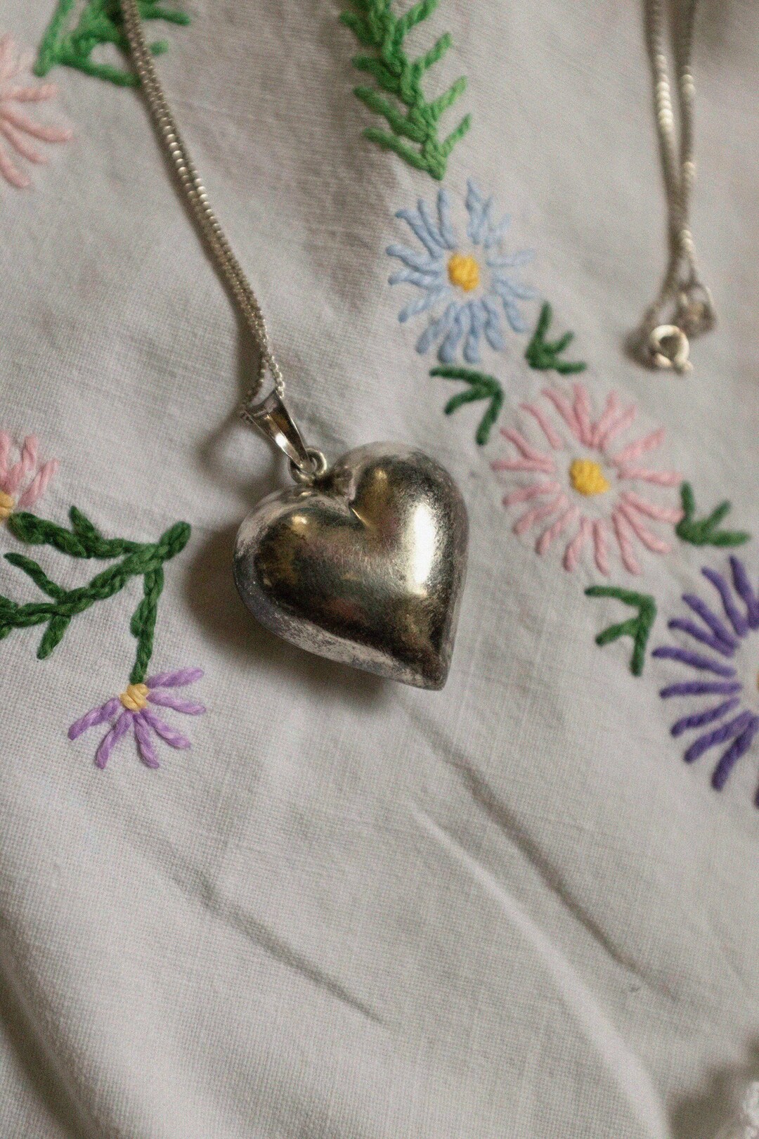 Corazón hinchado gigante de plata esterlina vintage en cadena - Etsy México