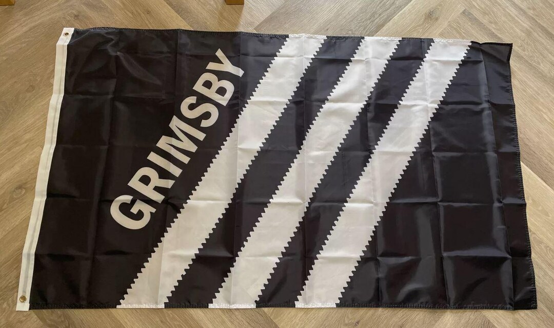 Grimsby Town FC Flag 5ft by 3ft - Shirt Scarf Badge Poster Stickers ...