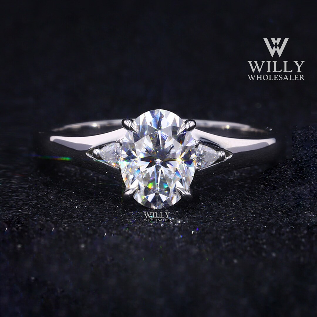 3 Stone Wedding Ring, 4 Claw Prong Set Designer Anniversary Ring ...